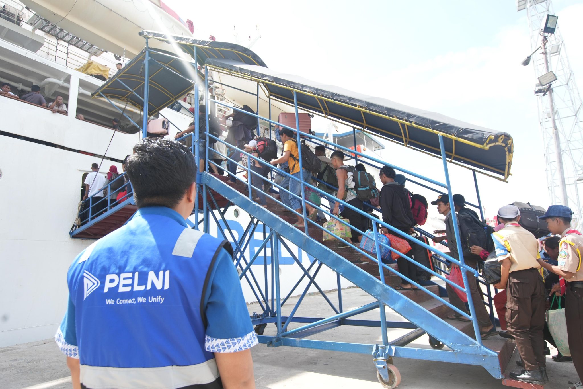 Tembus 5,15 Juta, Target Penumpang PELNI di Tahun 2025 Tercapai ...